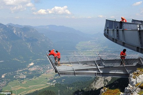10 Astonishing Viewing Platforms and Skywalks