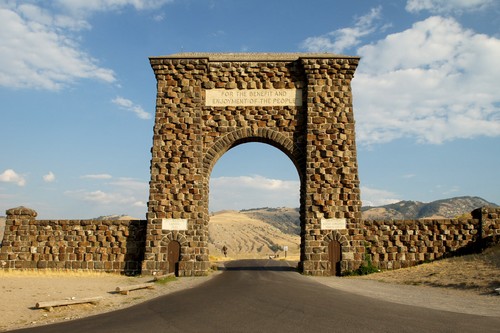 10 Stunning Arch Monuments Around The World